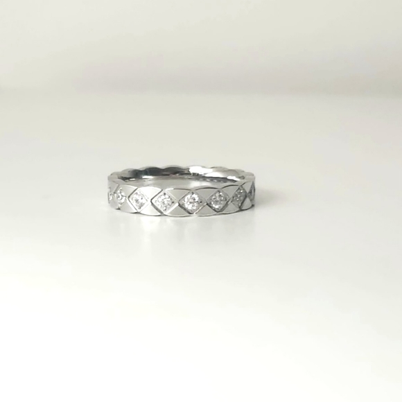 Independent | Jewelry | Diamond Pattern Ring | Poshmark